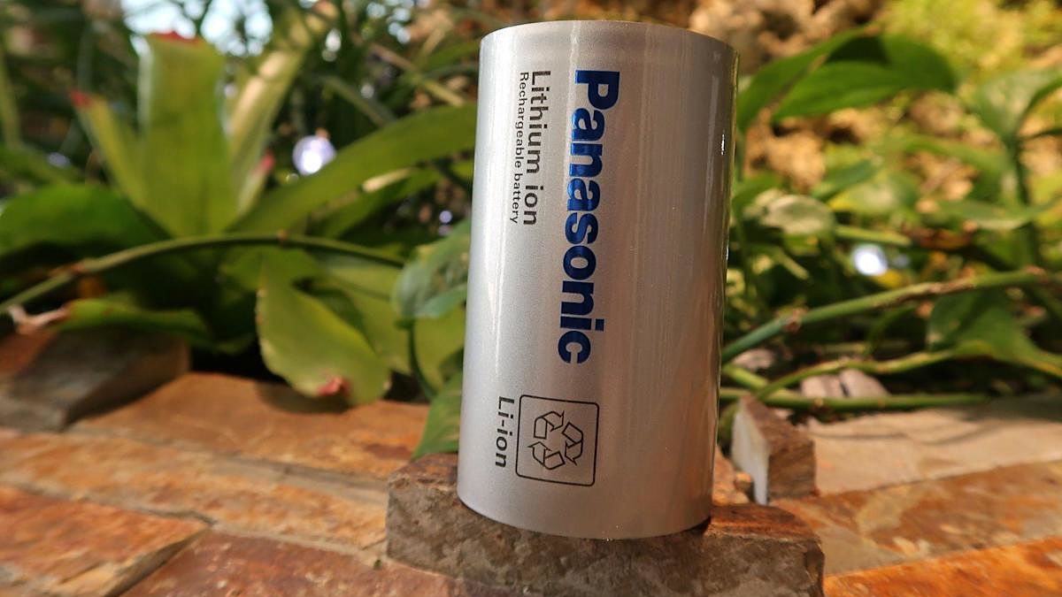 Parceria Panasonic e Tesla: bateria 4680 para EV ganha protótipo